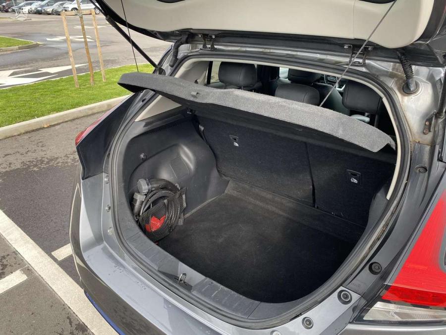 Grey Nissan Leaf 2020 in Kaunas, with an engine capacity of 0.00 L and mileage of 58 thousand km for 19965 €, photo 21 on AUTOMOTO.COM.LV