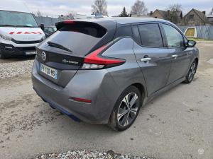 Pelēks Nissan Leaf 2021 Tauragė, ar dzinēja tilpumu 0.00 L un nobraukumu 134 tūkst. km par 9900 €, foto 6 vietnē AUTOMOTO.COM.LV