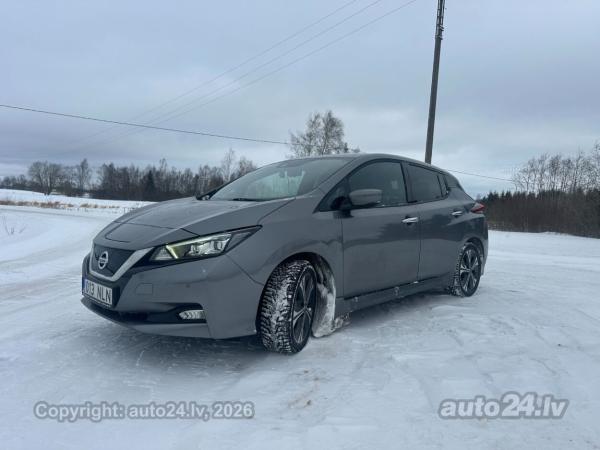 Pelēks Nissan Leaf 2021 Viljandi, ar dzinēja tilpumu 0.00 L un nobraukumu 111 tūkst. km par 16500 €, foto 1 vietnē AUTOMOTO.COM.LV