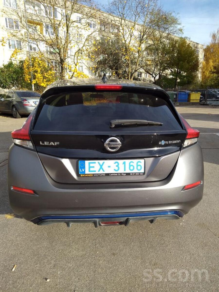 Pelēks Nissan Leaf 2021 Rīga, ar dzinēja tilpumu 0.00 L un nobraukumu 59 tūkst. km par 14900 €, foto 1 vietnē AUTOMOTO.COM.LV