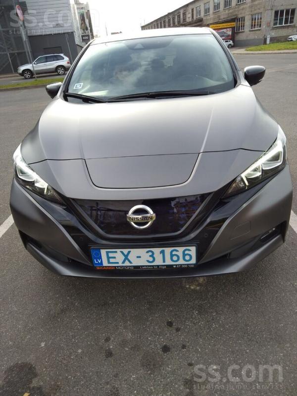 Pelēks Nissan Leaf 2021 Rīga, ar dzinēja tilpumu 0.00 L un nobraukumu 59 tūkst. km par 14900 €, foto 2 vietnē AUTOMOTO.COM.LV