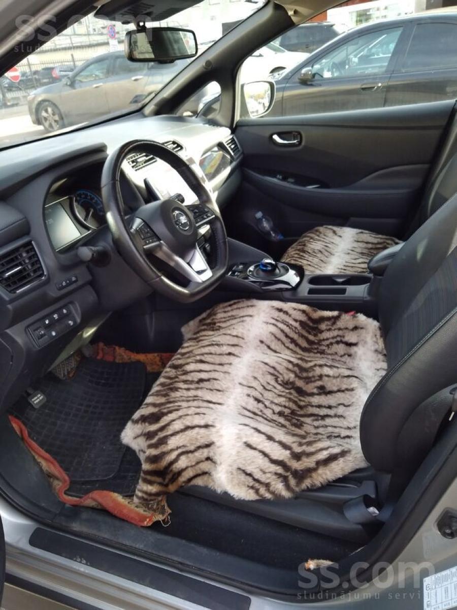 Pelēks Nissan Leaf 2021 Rīga, ar dzinēja tilpumu 0.00 L un nobraukumu 59 tūkst. km par 14900 €, foto 7 vietnē AUTOMOTO.COM.LV