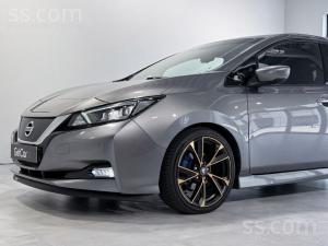 Pelēks Nissan Leaf 2021 Rīga, ar dzinēja tilpumu 0.00 L un nobraukumu 51 tūkst. km par 17500 €, foto  vietnē AUTOMOTO.COM.LV