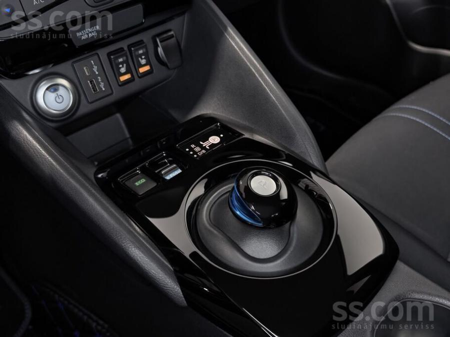 Pelēks Nissan Leaf 2021 Rīga, ar dzinēja tilpumu 0.00 L un nobraukumu 51 tūkst. km par 17500 €, foto 11 vietnē AUTOMOTO.COM.LV