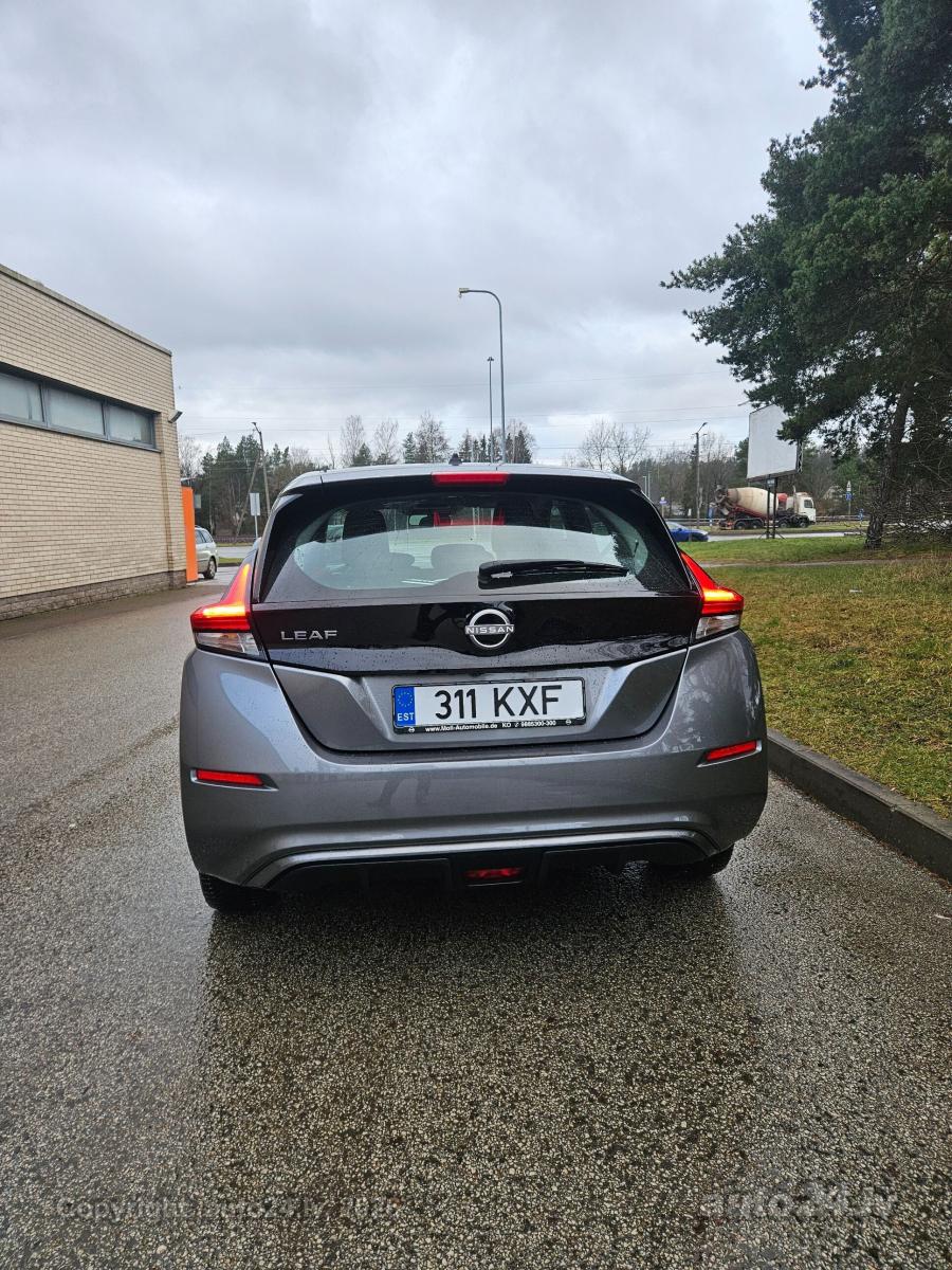Pelēks Nissan Leaf 2022 Saku, ar dzinēja tilpumu 0.00 L un nobraukumu 50 tūkst. km par 15750 €, foto 4 vietnē AUTOMOTO.COM.LV