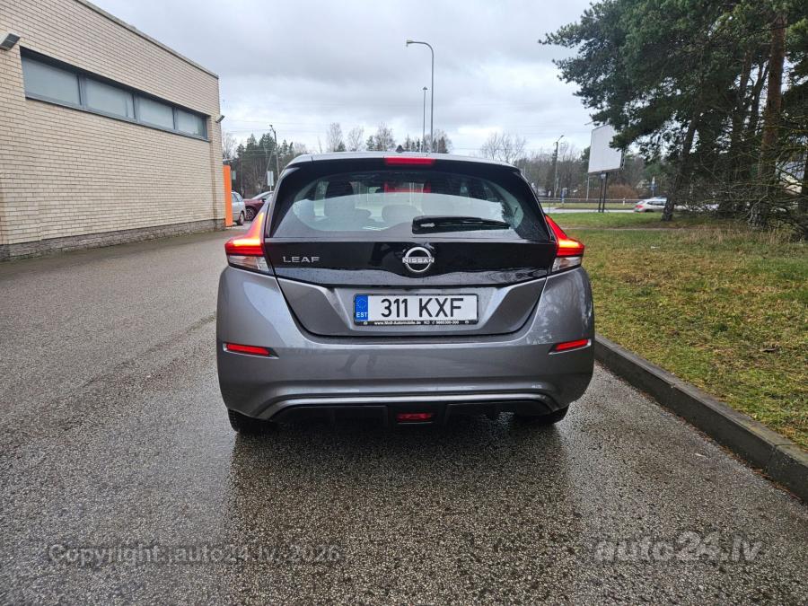 Pelēks Nissan Leaf 2022 Saku, ar dzinēja tilpumu 0.00 L un nobraukumu 50 tūkst. km par 15750 €, foto 5 vietnē AUTOMOTO.COM.LV