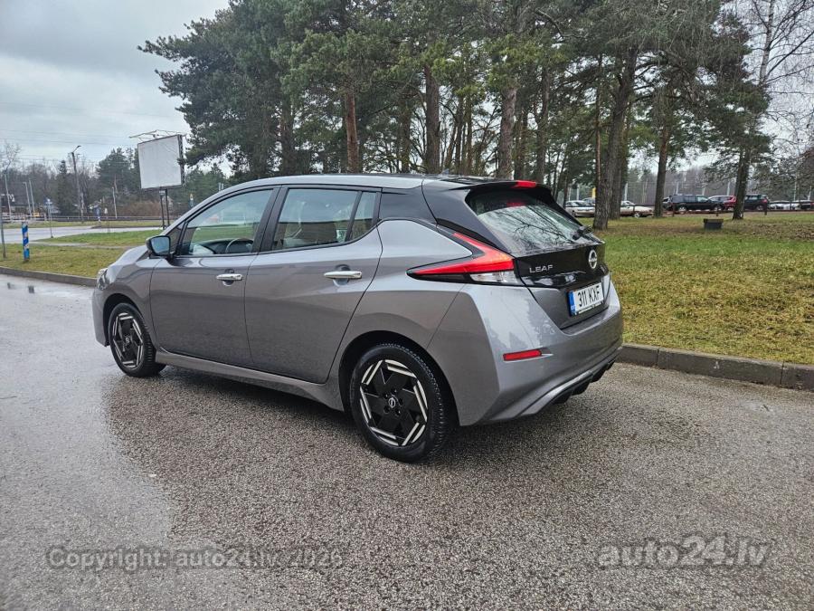 Pelēks Nissan Leaf 2022 Saku, ar dzinēja tilpumu 0.00 L un nobraukumu 50 tūkst. km par 15750 €, foto 9 vietnē AUTOMOTO.COM.LV