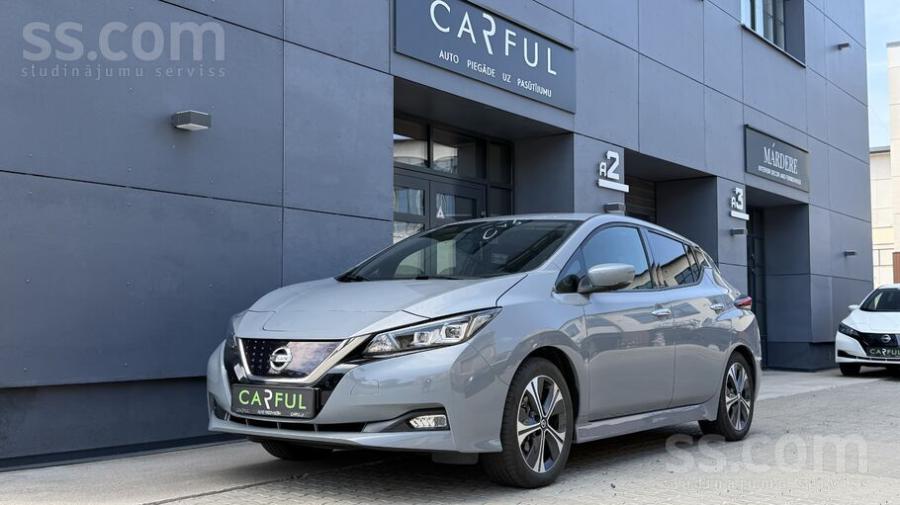 Pelēks Nissan Leaf 2022 Rīga, ar dzinēja tilpumu 0.00 L un nobraukumu 33 tūkst. km par 18500 €, foto 1 vietnē AUTOMOTO.COM.LV