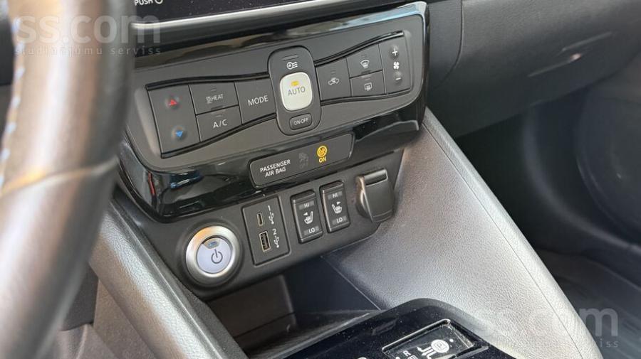 Pelēks Nissan Leaf 2022 Rīga, ar dzinēja tilpumu 0.00 L un nobraukumu 33 tūkst. km par 18500 €, foto 16 vietnē AUTOMOTO.COM.LV