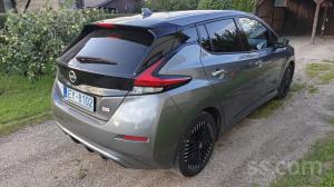 Pelēks Nissan Leaf 2022 Rīga, ar dzinēja tilpumu 0.00 L un nobraukumu 68 tūkst. km par 12900 €, foto 4 vietnē AUTOMOTO.COM.LV