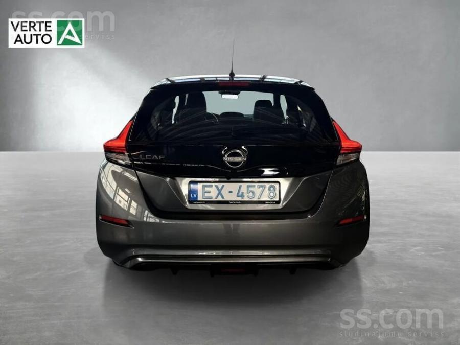Grey Nissan Leaf 2022 in Riga, with an engine capacity of 0.00 L and mileage of 65 thousand km for 14990 €, photo 6 on AUTOMOTO.COM.LV