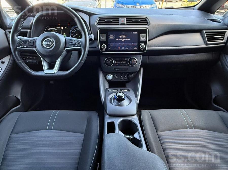 Grey Nissan Leaf 2022 in Riga, with an engine capacity of 0.00 L and mileage of 65 thousand km for 14990 €, photo 9 on AUTOMOTO.COM.LV