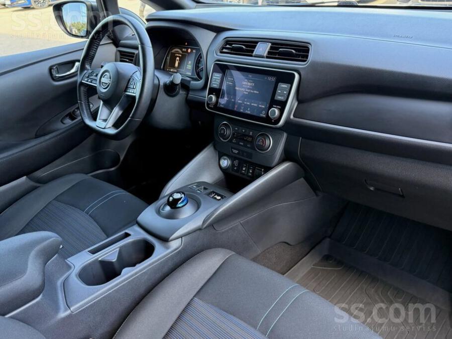 Grey Nissan Leaf 2022 in Riga, with an engine capacity of 0.00 L and mileage of 65 thousand km for 14990 €, photo 10 on AUTOMOTO.COM.LV