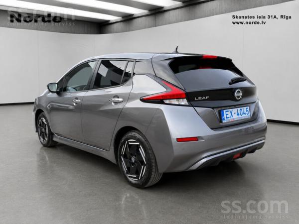 Pelēks Nissan Leaf 2022 Rīga, ar dzinēja tilpumu 0.00 L un nobraukumu 109 tūkst. km par 12890 €, foto 2 vietnē AUTOMOTO.COM.LV