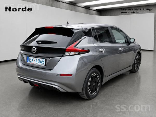 Pelēks Nissan Leaf 2022 Rīga, ar dzinēja tilpumu 0.00 L un nobraukumu 109 tūkst. km par 12890 €, foto 3 vietnē AUTOMOTO.COM.LV