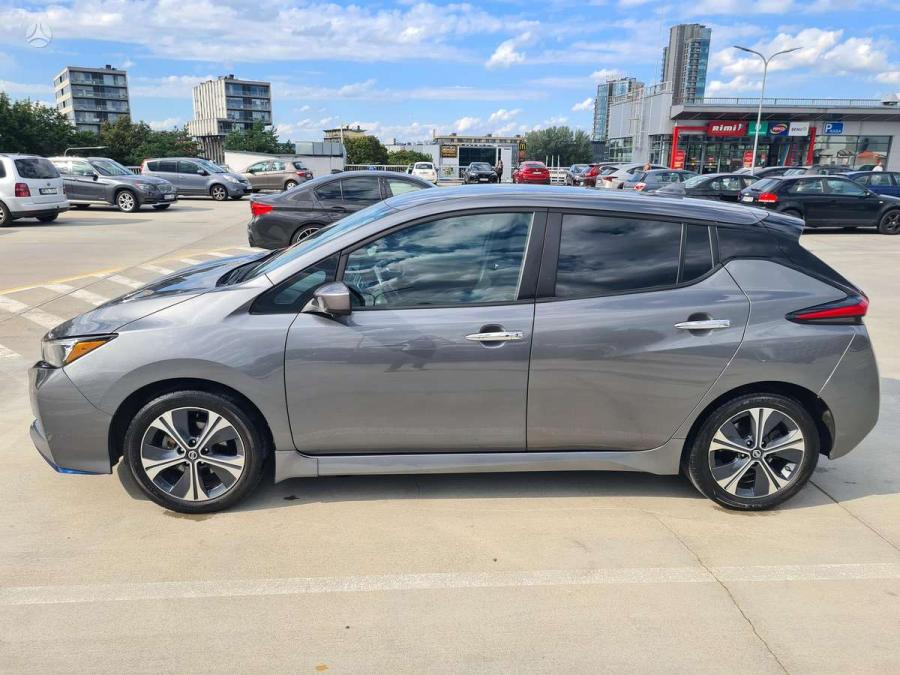 Grey Nissan Leaf 2022 in Vilnius, with an engine capacity of 0.00 L and mileage of 26 thousand km for 15300 €, photo 3 on AUTOMOTO.COM.LV