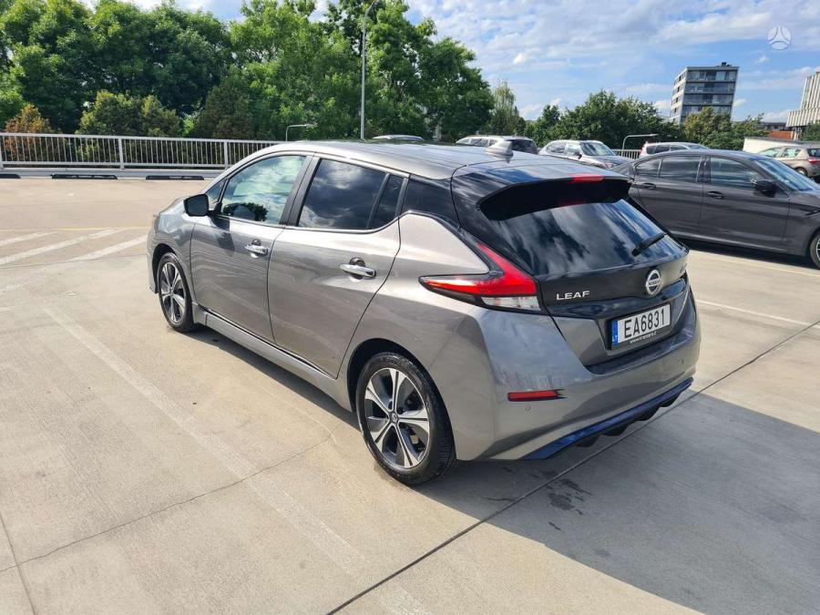 Grey Nissan Leaf 2022 in Vilnius, with an engine capacity of 0.00 L and mileage of 26 thousand km for 15300 €, photo 4 on AUTOMOTO.COM.LV