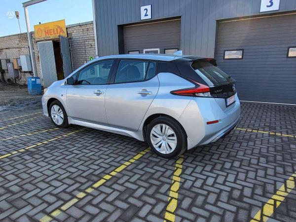Pelēks Nissan Leaf 2023 Marijampole, ar dzinēja tilpumu 0.00 L un nobraukumu 32 tūkst. km par 14650 €, foto 5 vietnē AUTOMOTO.COM.LV