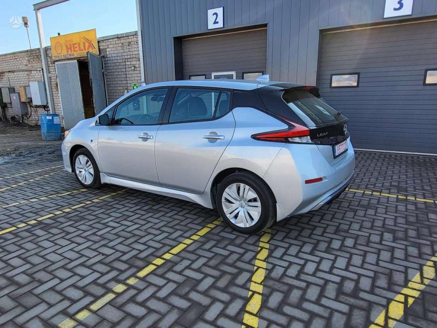 Grey Nissan Leaf 2023 in Marijampole, with an engine capacity of 0.00 L and mileage of 32 thousand km for 14650 €, photo 6 on AUTOMOTO.COM.LV