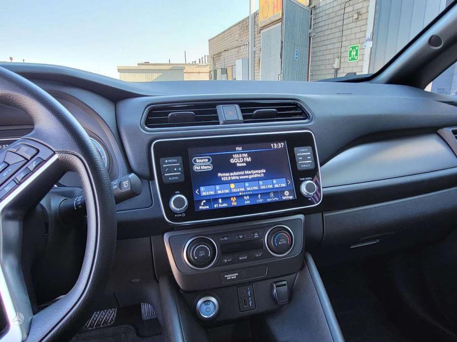 Grey Nissan Leaf 2023 in Marijampole, with an engine capacity of 0.00 L and mileage of 32 thousand km for 14650 €, photo 8 on AUTOMOTO.COM.LV
