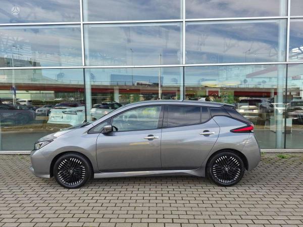 Pelēks Nissan Leaf 2023 Viļņa, ar dzinēja tilpumu 0.00 L un nobraukumu 43 tūkst. km par 16900 €, foto 3 vietnē AUTOMOTO.COM.LV