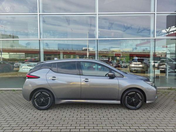 Pelēks Nissan Leaf 2023 Viļņa, ar dzinēja tilpumu 0.00 L un nobraukumu 43 tūkst. km par 16900 €, foto 6 vietnē AUTOMOTO.COM.LV