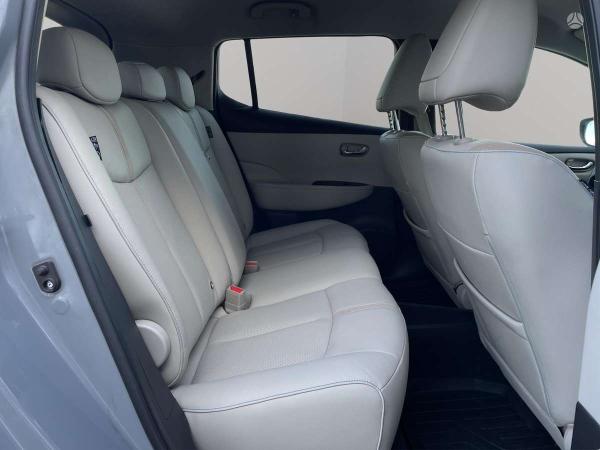 Grey Nissan Leaf 2021 in Vilnius, with an engine capacity of 0.00 L and mileage of 143 thousand km for 17999 €, photo 9 on AUTOMOTO.COM.LV
