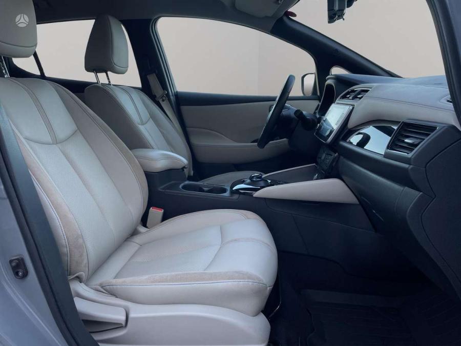 Grey Nissan Leaf 2021 in Vilnius, with an engine capacity of 0.00 L and mileage of 143 thousand km for 17999 €, photo 9 on AUTOMOTO.COM.LV