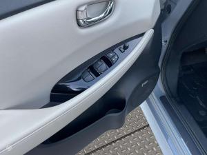 Grey Nissan Leaf 2021 in Vilnius, with an engine capacity of 0.00 L and mileage of 143 thousand km for 17999 €, photo 14 on AUTOMOTO.COM.LV
