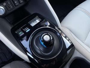 Grey Nissan Leaf 2021 in Vilnius, with an engine capacity of 0.00 L and mileage of 143 thousand km for 17999 €, photo 16 on AUTOMOTO.COM.LV