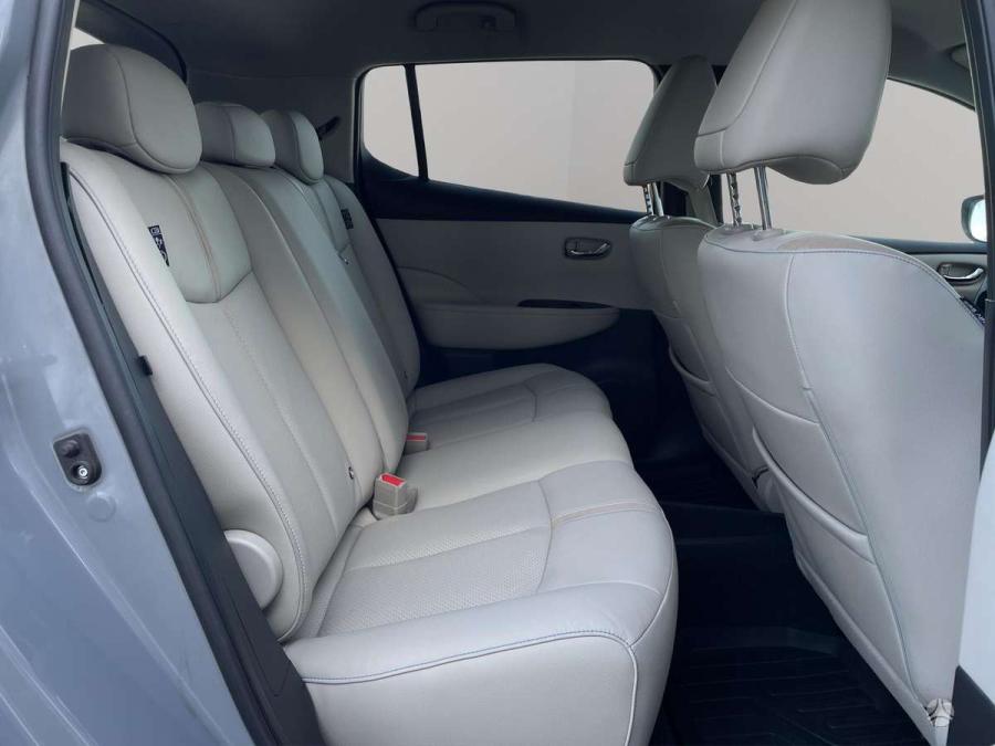 Pelēks Nissan Leaf 2021 Viļņa, ar dzinēja tilpumu 0.00 L un nobraukumu 143 tūkst. km par 16999 €, foto 10 vietnē AUTOMOTO.COM.LV