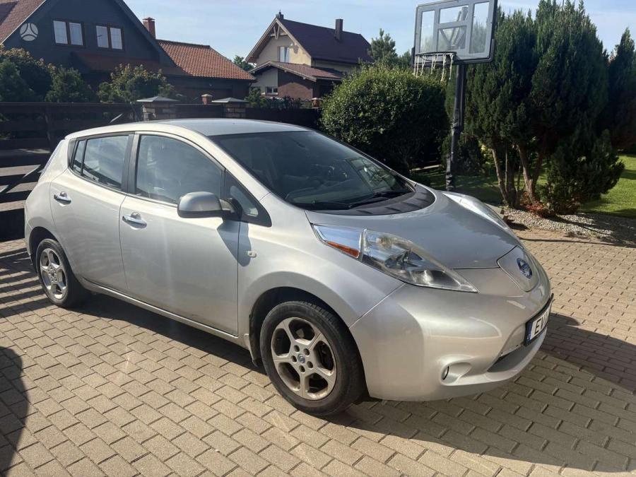 Grey Nissan Leaf 2014 in Klaipeda, with an engine capacity of 0.00 L and mileage of 198 thousand km for 2200 €, photo 3 on AUTOMOTO.COM.LV