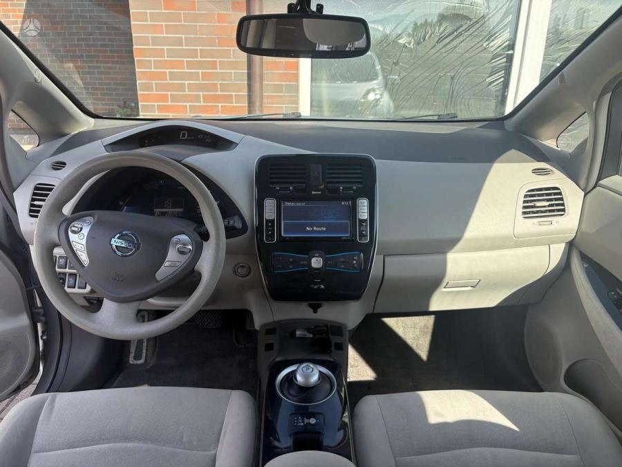 Grey Nissan Leaf 2014 in Klaipeda, with an engine capacity of 0.00 L and mileage of 198 thousand km for 2200 €, photo 5 on AUTOMOTO.COM.LV