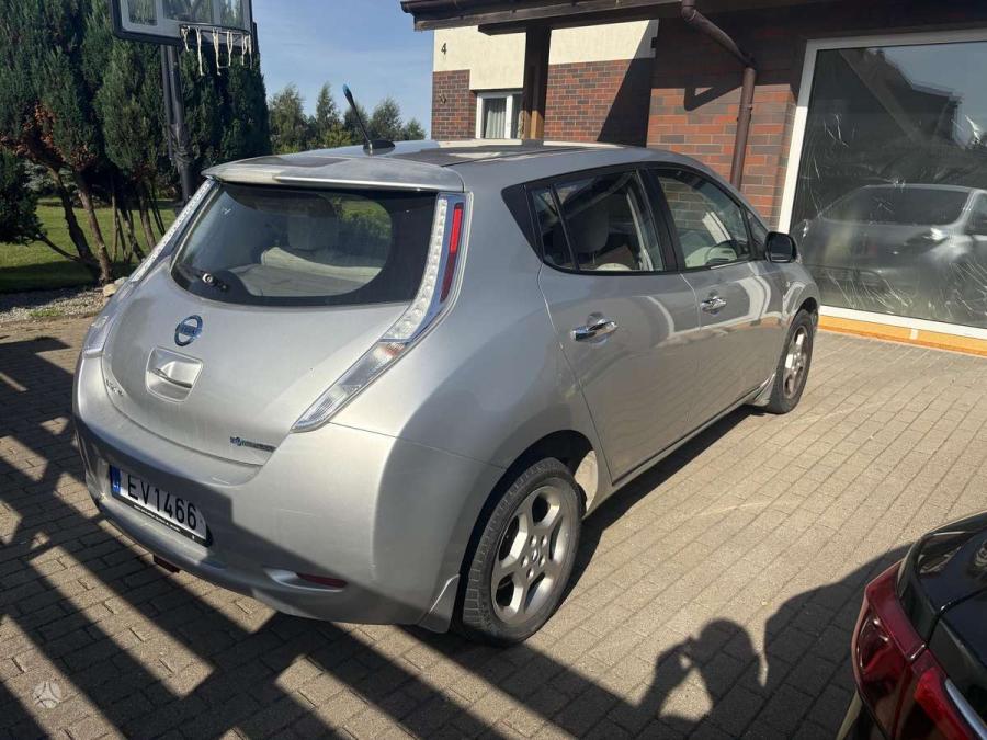 Grey Nissan Leaf 2014 in Klaipeda, with an engine capacity of 0.00 L and mileage of 198 thousand km for 2200 €, photo 6 on AUTOMOTO.COM.LV