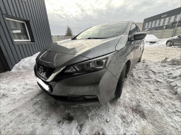 Pelēks Nissan Leaf 2018 Tauragė, ar dzinēja tilpumu 0.00 L un nobraukumu 158 tūkst. km par 8500 €, foto 9 vietnē AUTOMOTO.COM.LV