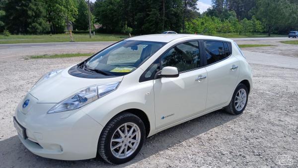 Nissan Leaf 2012 in Radviliskis, with an engine capacity of 0.00 L and mileage of 95 thousand km for 4900 €, photo 3 on AUTOMOTO.COM.LV