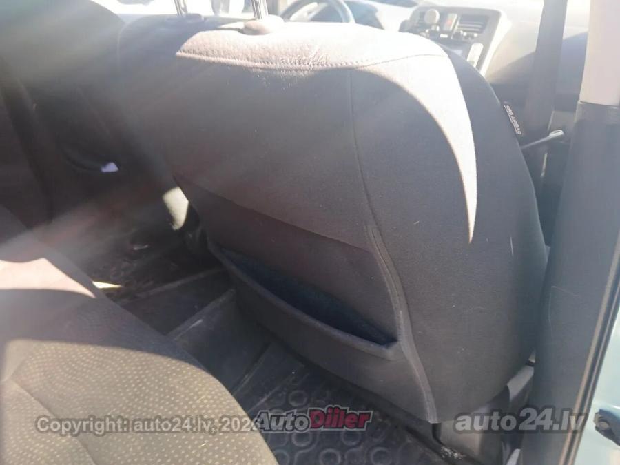 Nissan Leaf 2014 in Tallinn, with an engine capacity of 0.00 L and mileage of 189 thousand km for 3499 €, photo 18 on AUTOMOTO.COM.LV