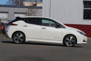 Nissan Leaf 2018 Rīga, ar dzinēja tilpumu 0.00 L un nobraukumu 93 tūkst. km par 10990 €, foto 7 vietnē AUTOMOTO.COM.LV