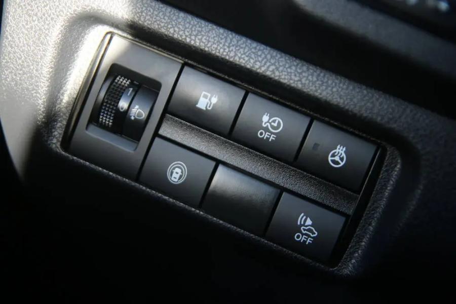 Nissan Leaf 2018 Rīga, ar dzinēja tilpumu 0.00 L un nobraukumu 93 tūkst. km par 10990 €, foto 18 vietnē AUTOMOTO.COM.LV