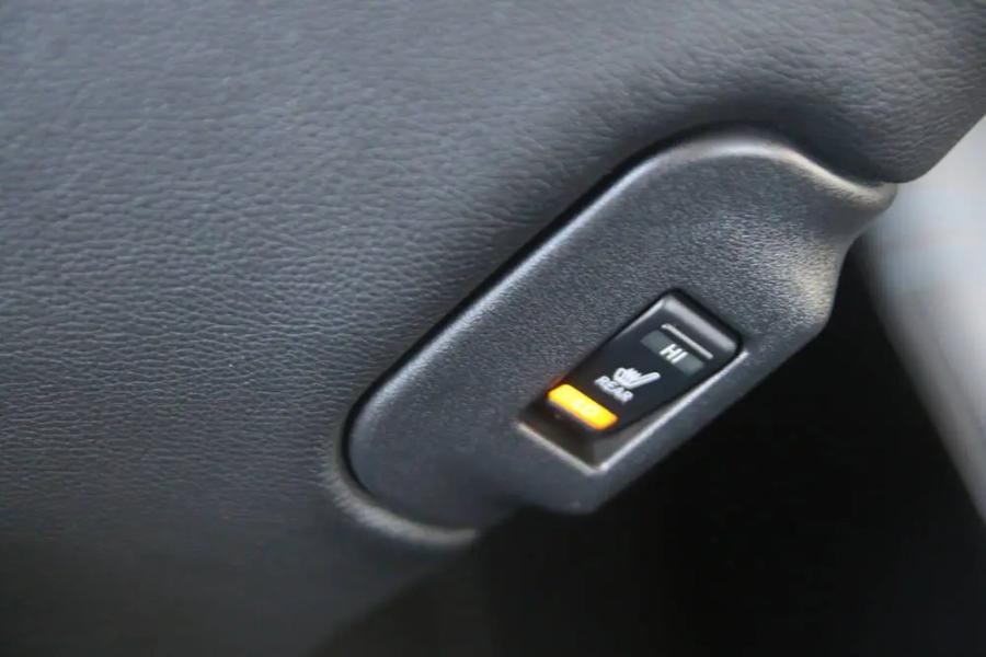 Nissan Leaf 2018 Rīga, ar dzinēja tilpumu 0.00 L un nobraukumu 93 tūkst. km par 10990 €, foto 19 vietnē AUTOMOTO.COM.LV