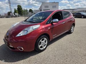Sarkans Nissan Leaf 2013 Marijampole, ar dzinēja tilpumu 0.00 L un nobraukumu 152 tūkst. km par 4350 €, foto  vietnē AUTOMOTO.COM.LV