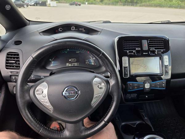 Sarkans Nissan Leaf 2014 Marijampole, ar dzinēja tilpumu 0.00 L un nobraukumu 152 tūkst. km par 3750 €, foto 9 vietnē AUTOMOTO.COM.LV