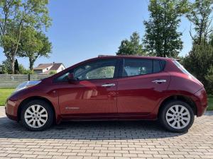 Sarkans Nissan Leaf 2015 Gargždai, ar dzinēja tilpumu 0.00 L un nobraukumu 170 tūkst. km par 3999 €, foto  vietnē AUTOMOTO.COM.LV