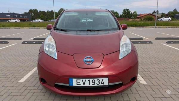 Sarkans Nissan Leaf 2015 Klaipėda, ar dzinēja tilpumu 0.00 L un nobraukumu 114 tūkst. km par 4000 €, foto 2 vietnē AUTOMOTO.COM.LV