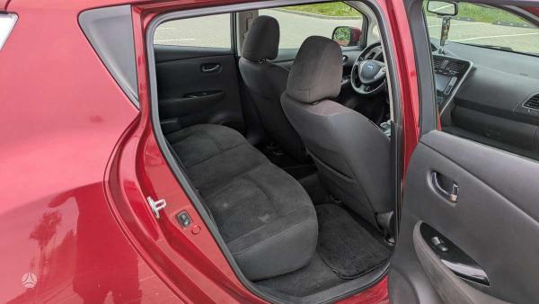 Sarkans Nissan Leaf 2015 Klaipėda, ar dzinēja tilpumu 0.00 L un nobraukumu 114 tūkst. km par 4000 €, foto 8 vietnē AUTOMOTO.COM.LV