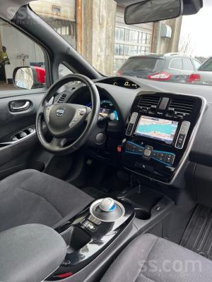 Sarkans Nissan Leaf 2015 Rīga, ar dzinēja tilpumu 0.00 L un nobraukumu 98 tūkst. km par 4777 €, foto 4 vietnē AUTOMOTO.COM.LV