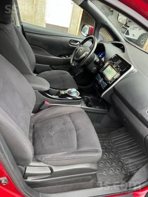 Sarkans Nissan Leaf 2015 Rīga, ar dzinēja tilpumu 0.00 L un nobraukumu 98 tūkst. km par 4777 €, foto 6 vietnē AUTOMOTO.COM.LV