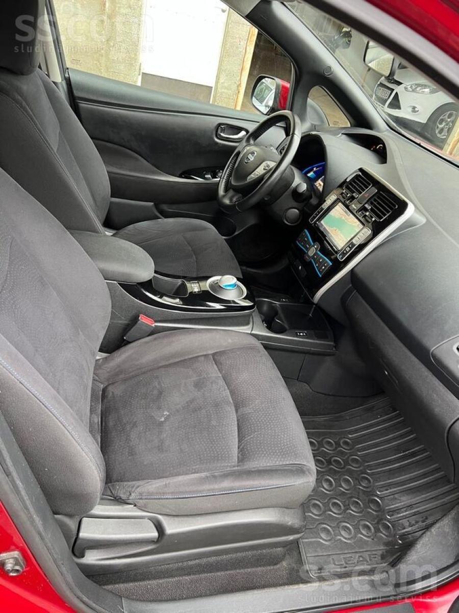 Sarkans Nissan Leaf 2015 Rīga, ar dzinēja tilpumu 0.00 L un nobraukumu 98 tūkst. km par 4777 €, foto 6 vietnē AUTOMOTO.COM.LV