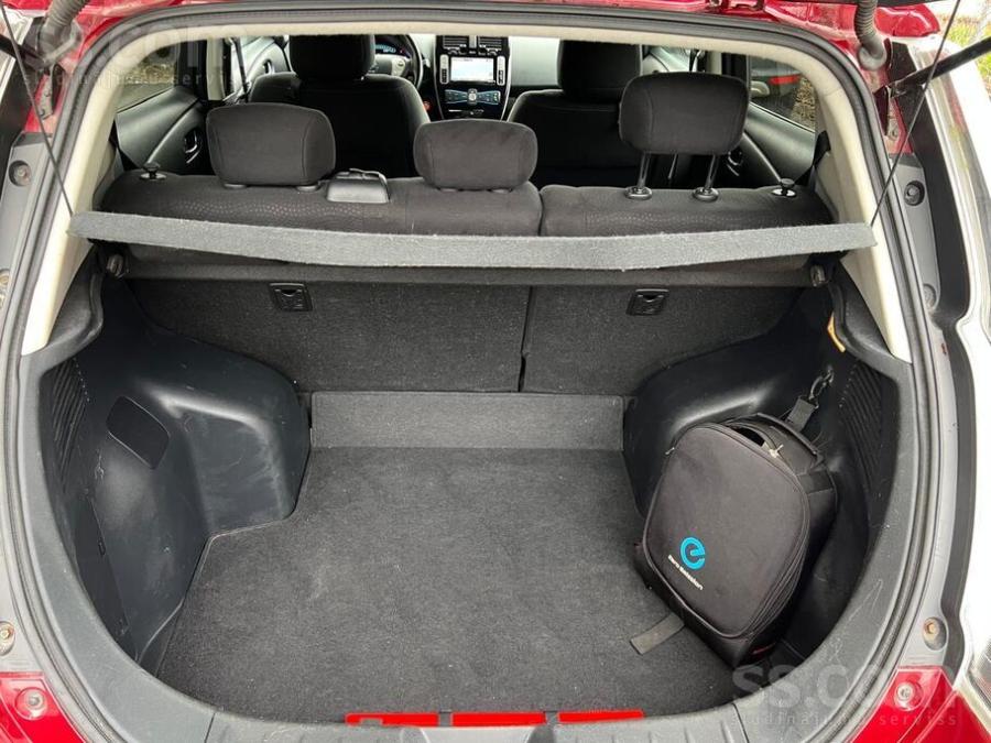 Sarkans Nissan Leaf 2015 Rīga, ar dzinēja tilpumu 0.00 L un nobraukumu 98 tūkst. km par 4777 €, foto 7 vietnē AUTOMOTO.COM.LV