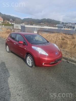 Nissan Leaf 2015 Rīga vietnē Sarkans Nissan Leaf 2015 Rīga, ar dzinēja tilpumu 0.00 L un nobraukumu 98 tūkst. km par 4777 €, foto 1 vietnē AUTOMOTO.COM.LV